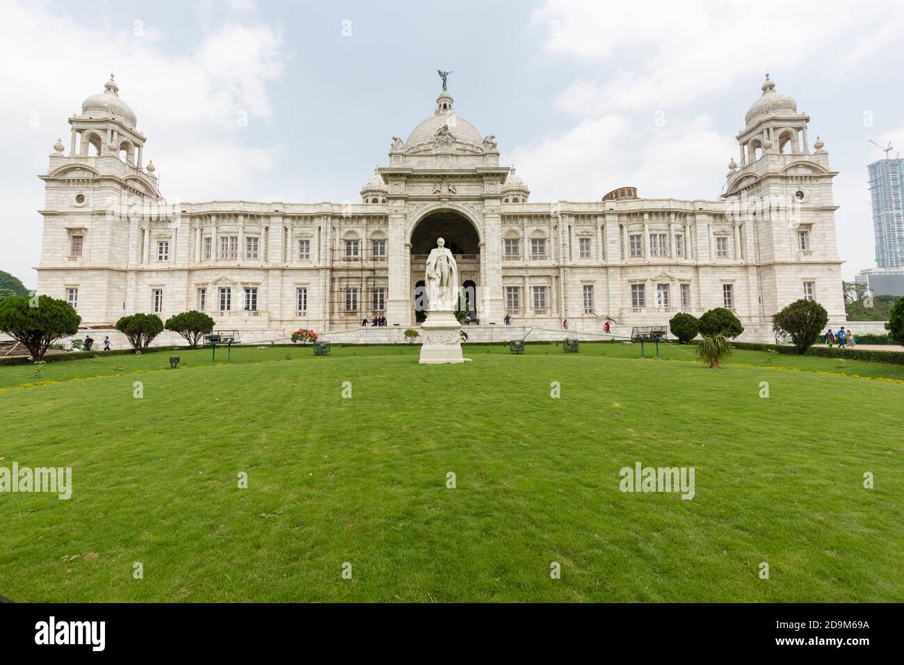 View of the famous Victoria Memorial monument in Kolkata Stock Photo ...