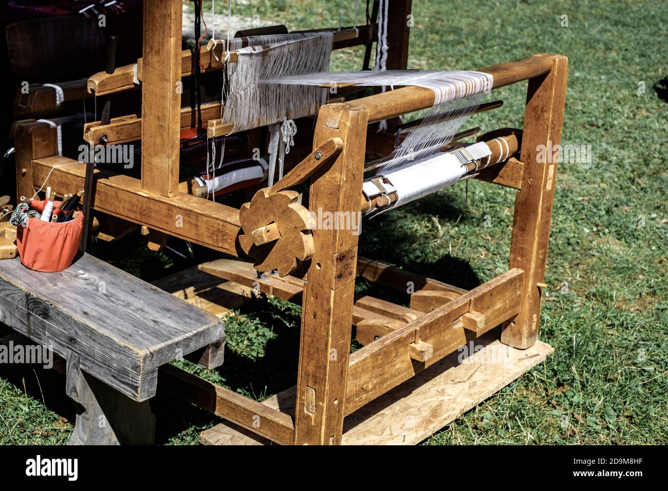 Weaver making wool thread weaving hi-res stock photography and images ...