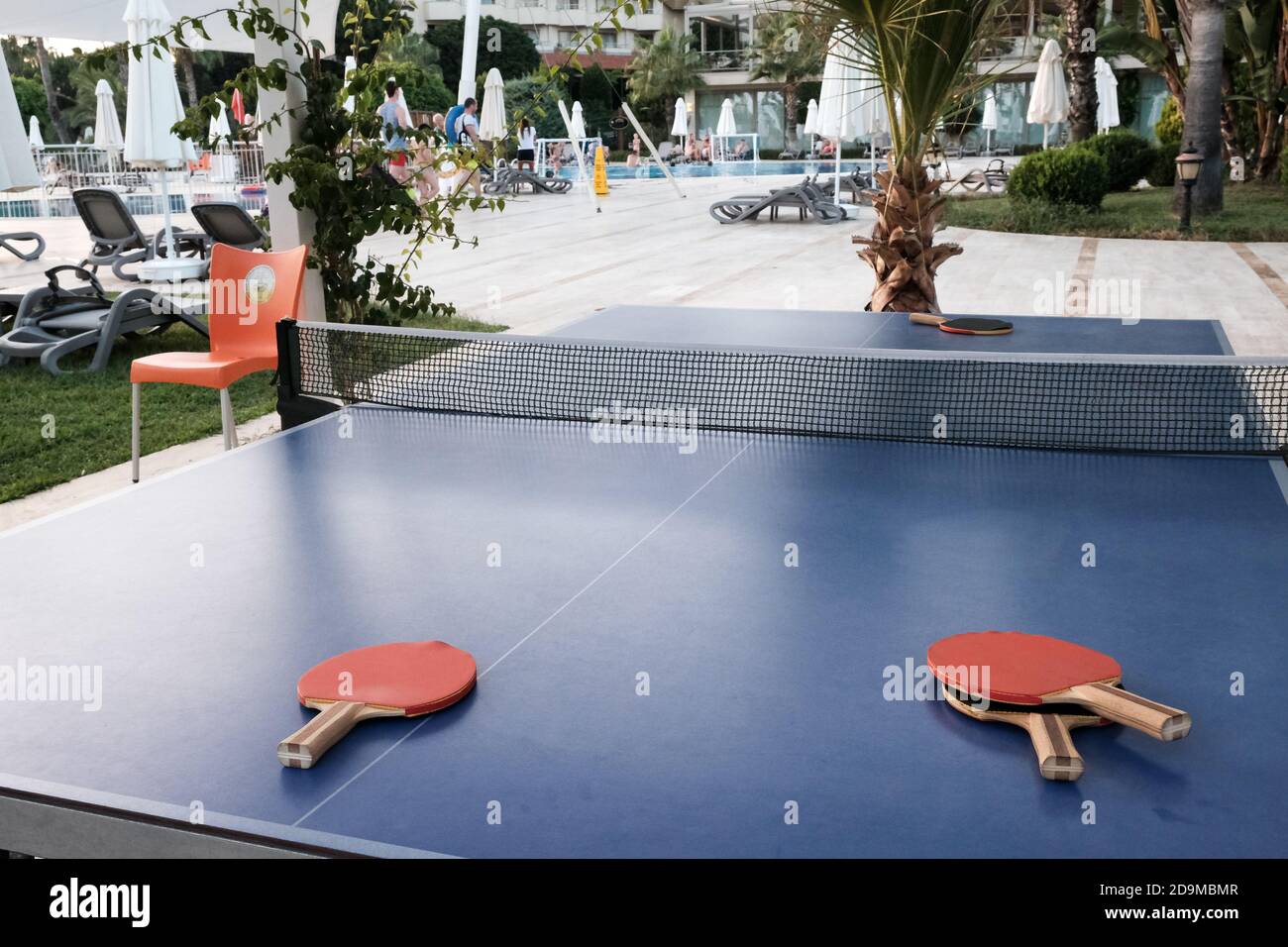 Table tennis table outside hi-res stock photography and images - Alamy