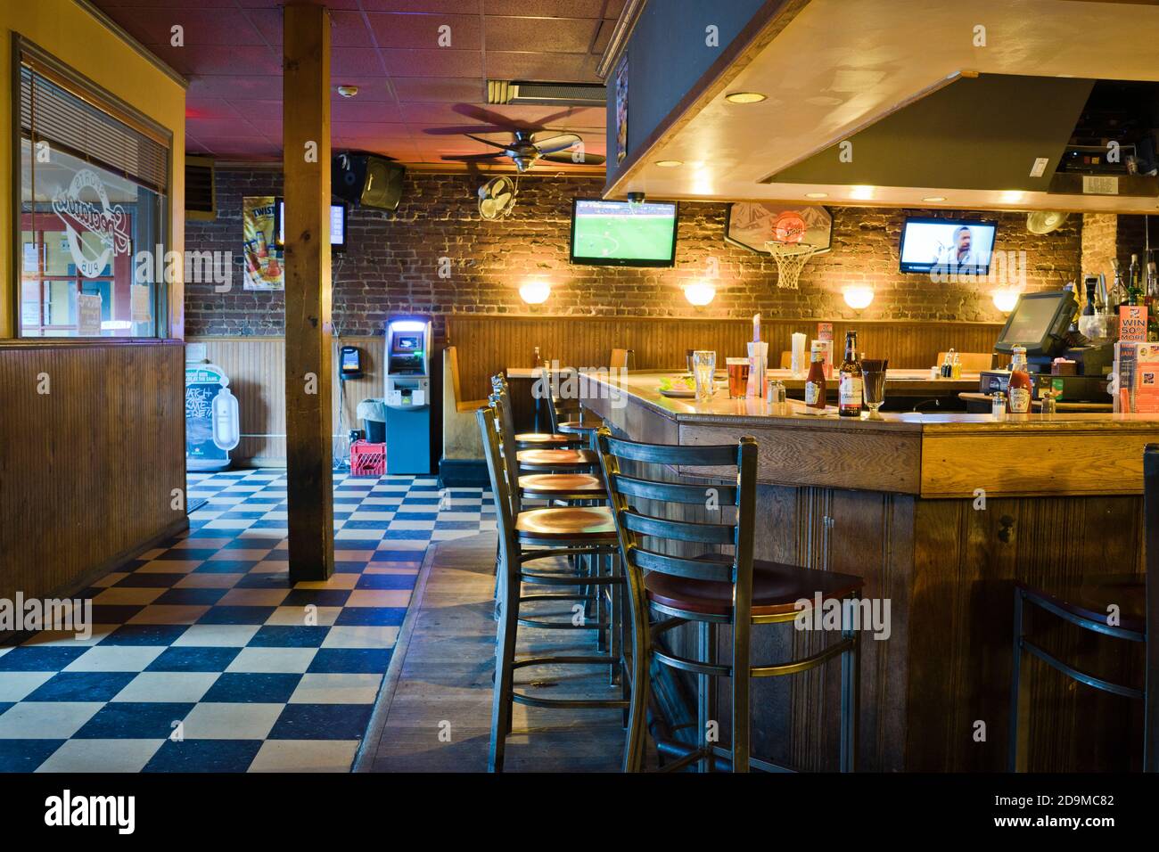 Inside Spectators Sports Pub in New Rochelle, New York Stock Photo - Alamy