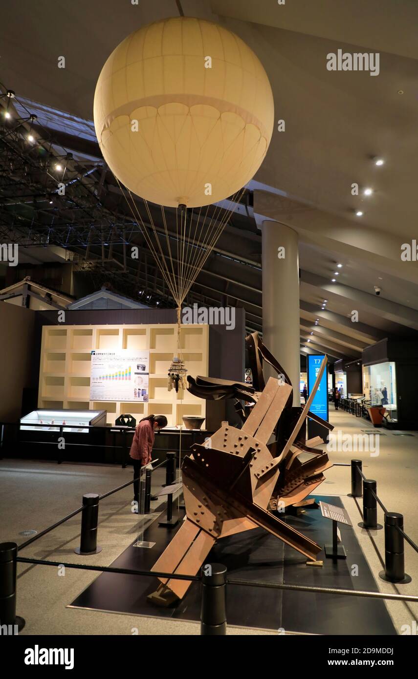 Barrage balloon hi-res stock photography and images - Alamy