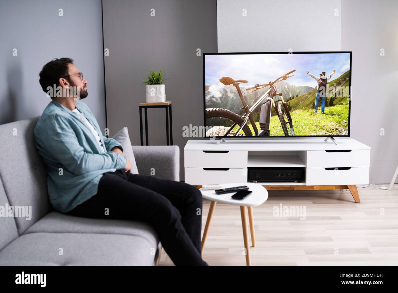 Wall e movie hi-res stock photography and images - Alamy