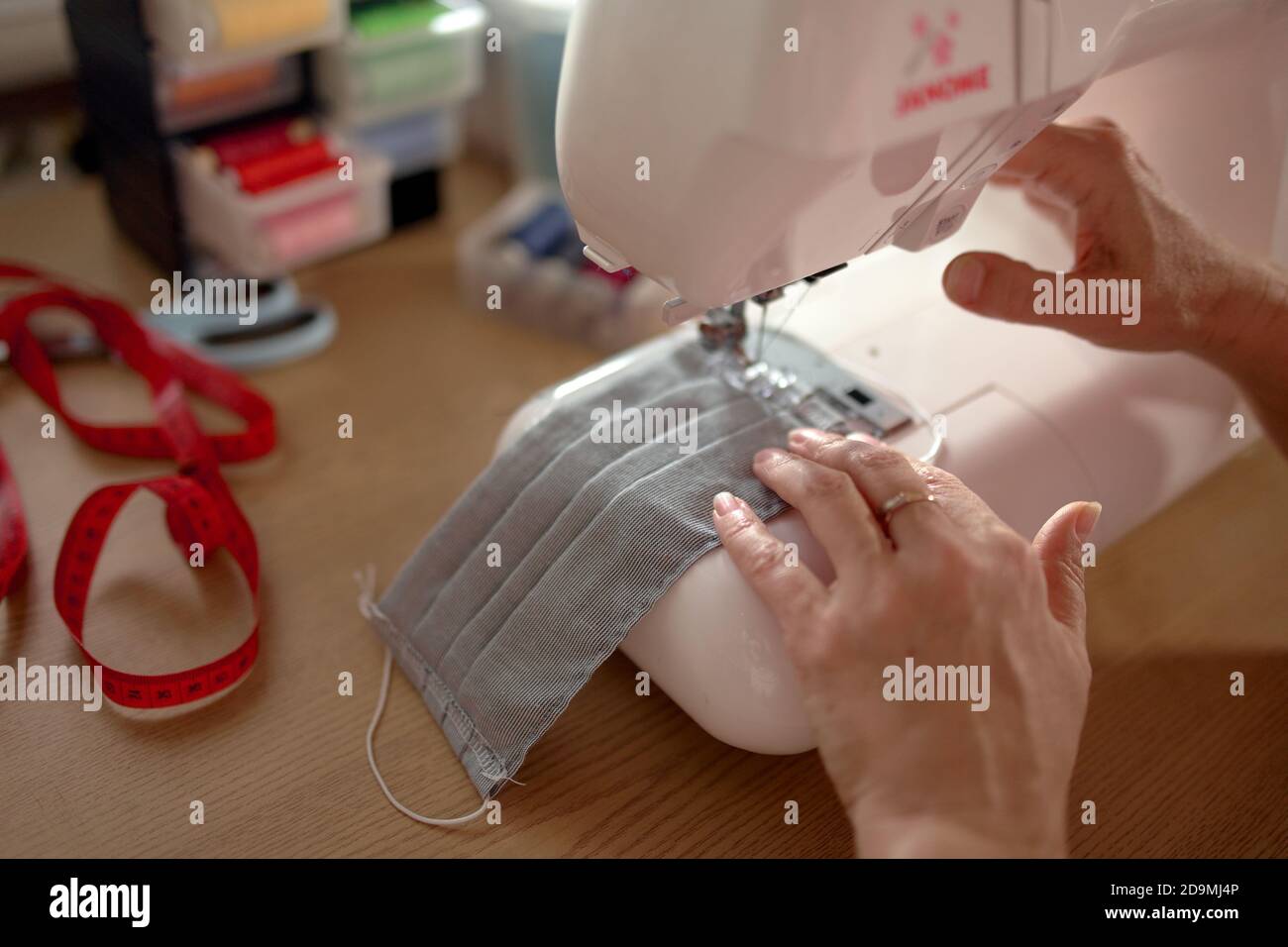 The sewing machine to sew hi-res stock photography and images - Alamy