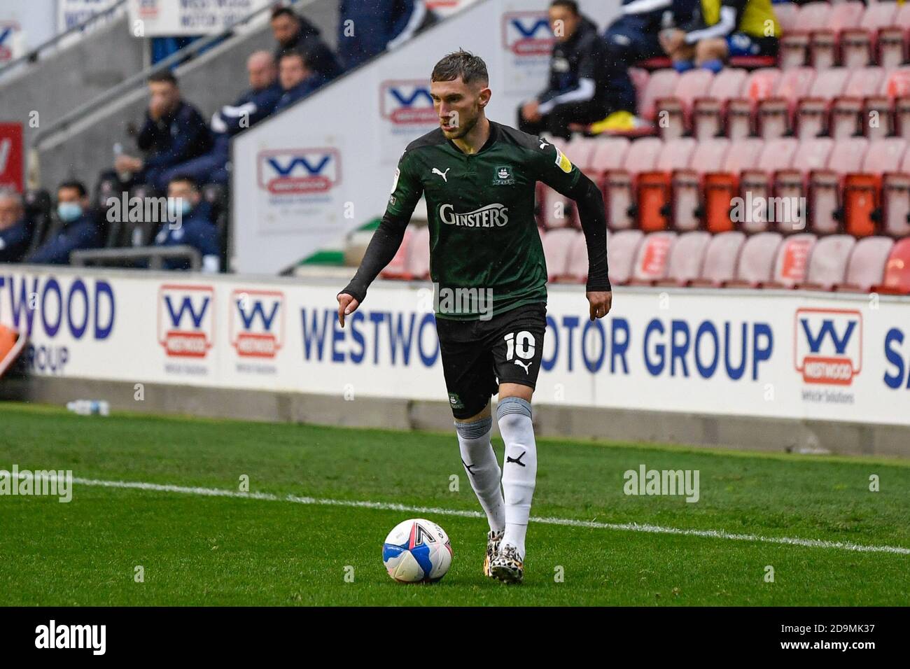 Danny Mayor (10) of Plymouth Argyle with the ball Stock Photo - Alamy