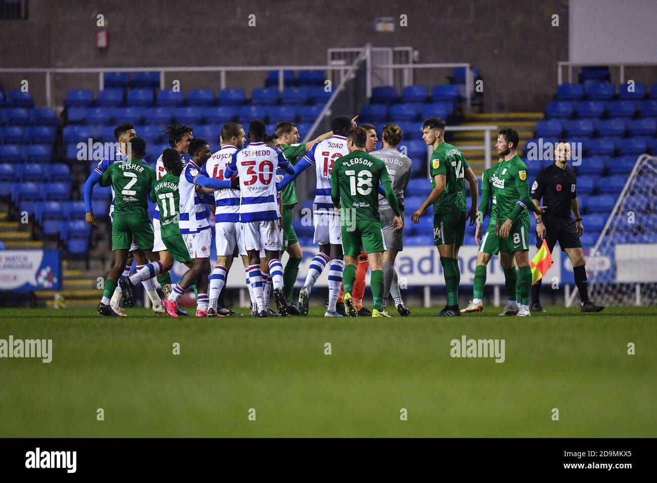 Players clash hi-res stock photography and images - Alamy