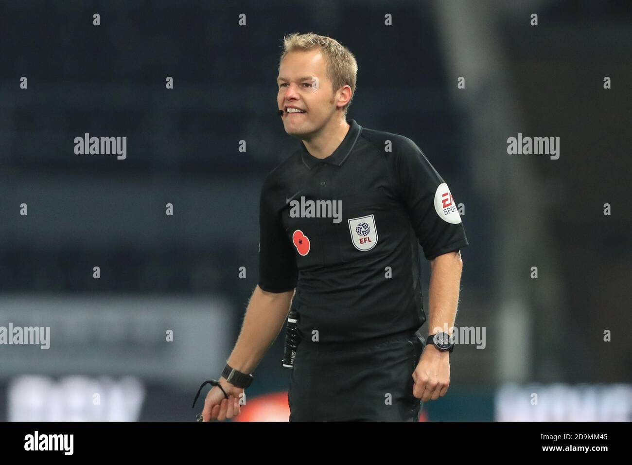 referee Gavin Ward during the game Stock Photo - Alamy