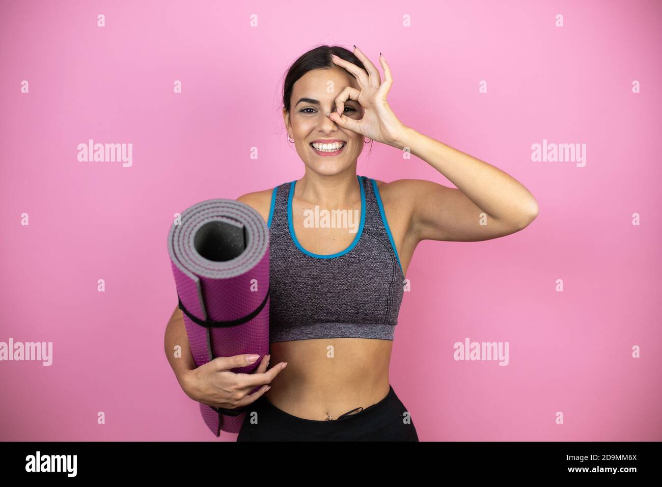 Beautiful young latina fitness model hi-res stock photography and ...