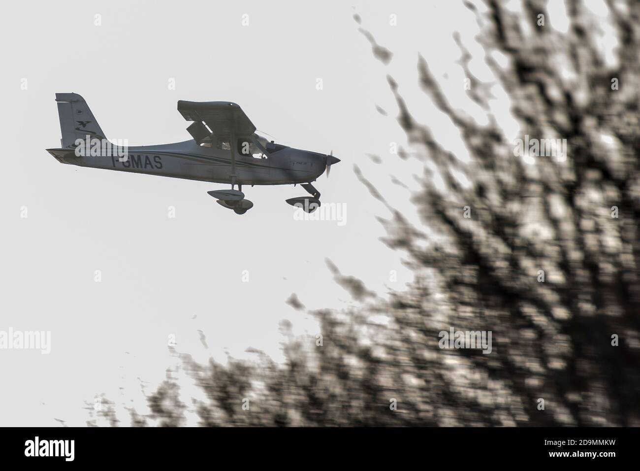 An airplane in flight Stock Photo - Alamy