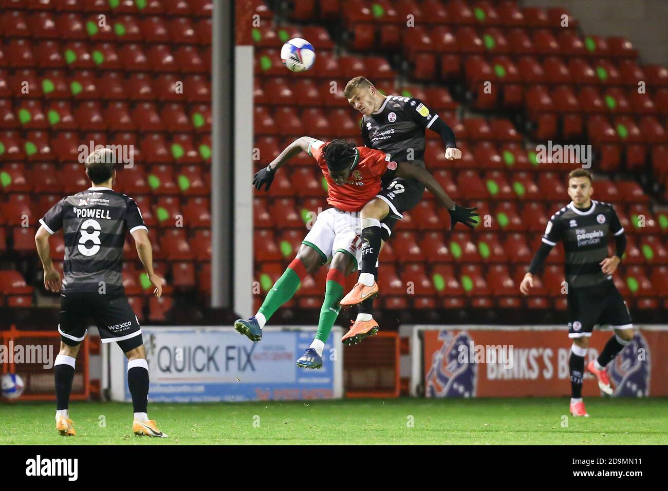 Crawley town jordan tunnicliffe hi-res stock photography and images - Alamy