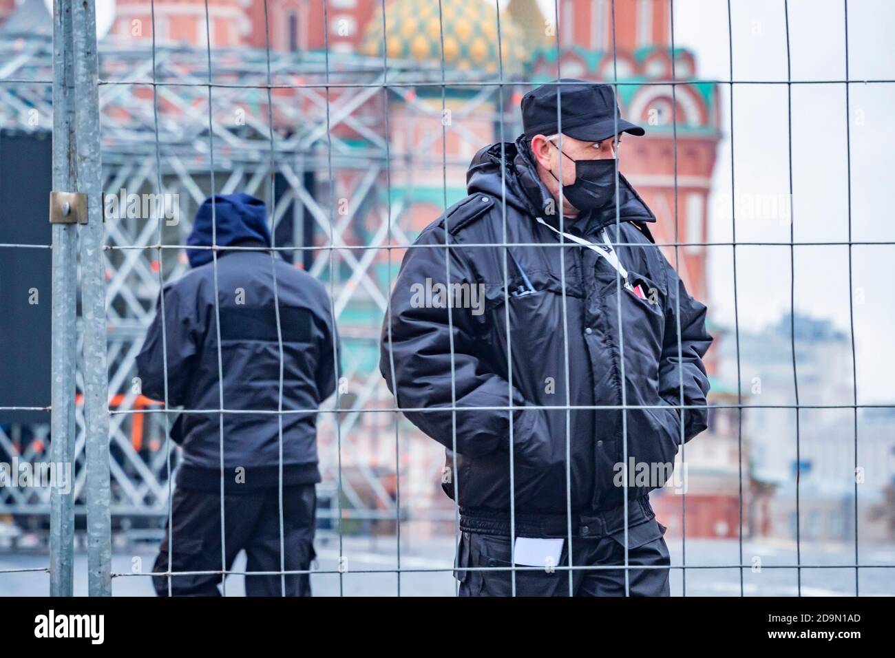 Russia, Moscow. A security guard in Red Square Stock Photo - Alamy