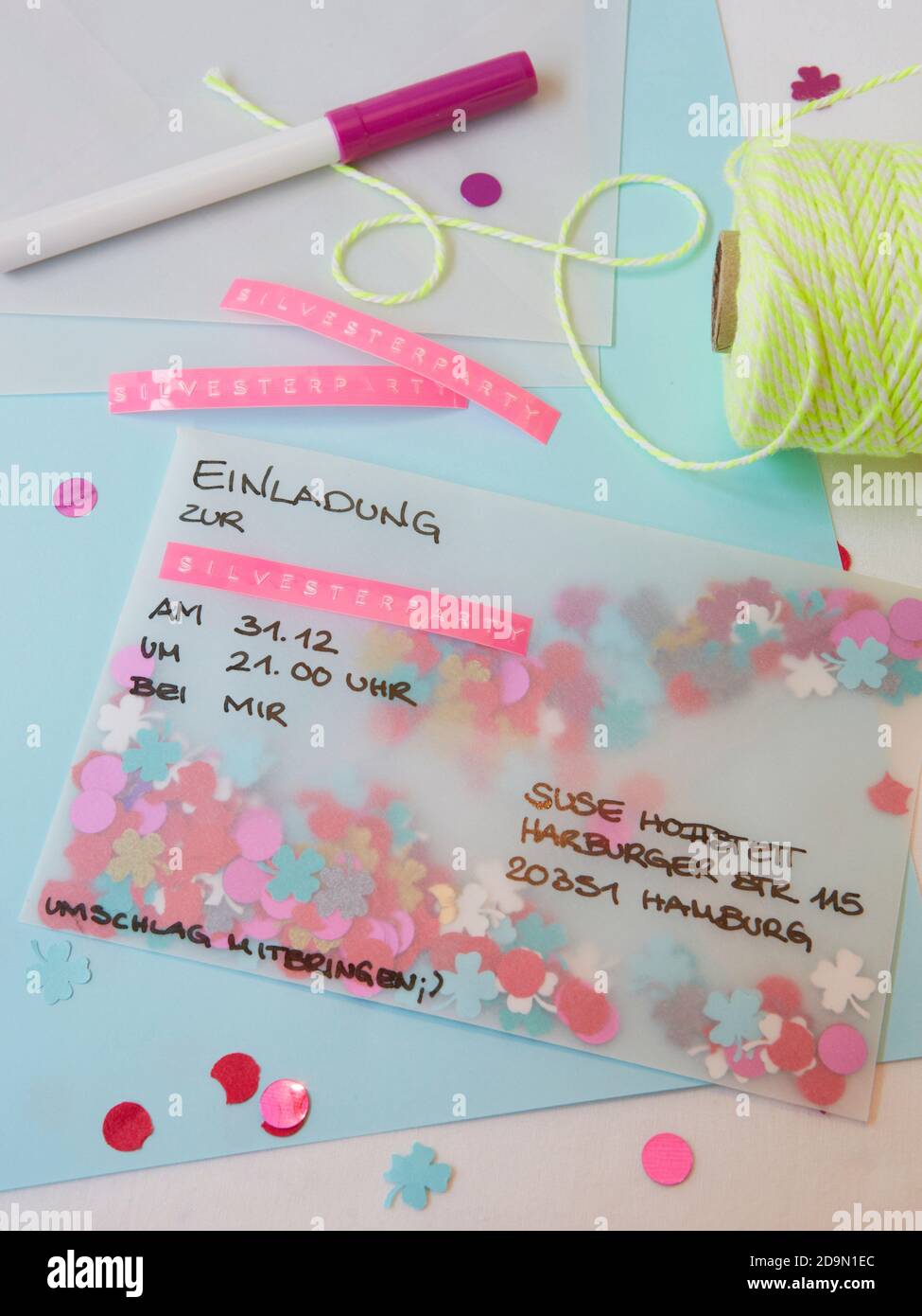 Invitation only party hi-res stock photography and images - Alamy