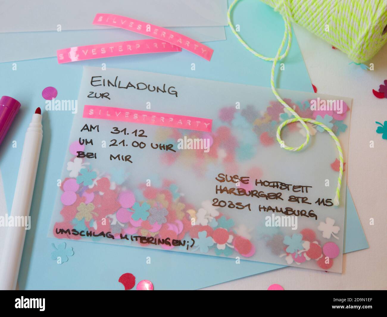 Invitation only party hi-res stock photography and images - Alamy