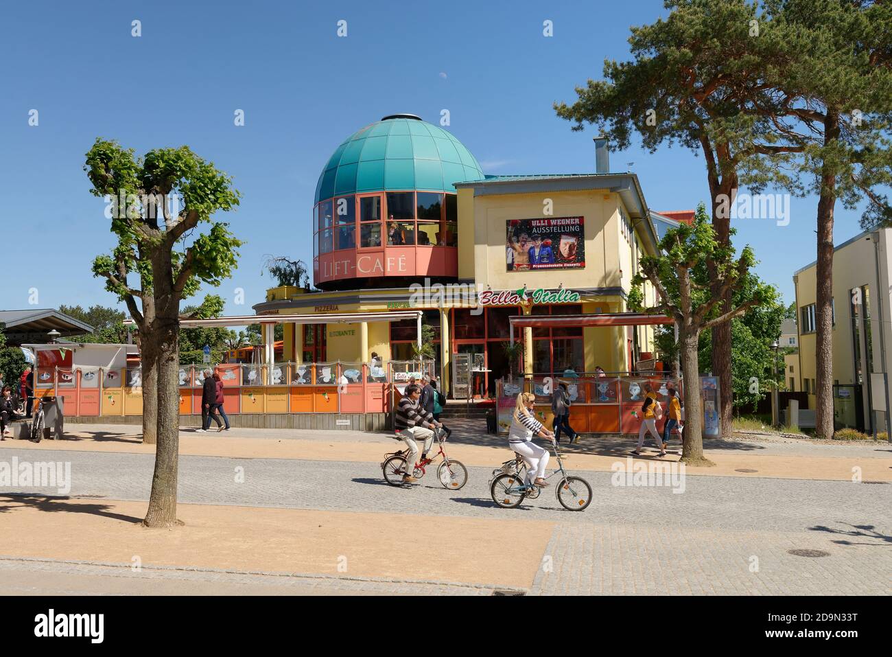 Lift cafe on the Zinnowitz beach promenade. Zinnowitz seaside resort ...