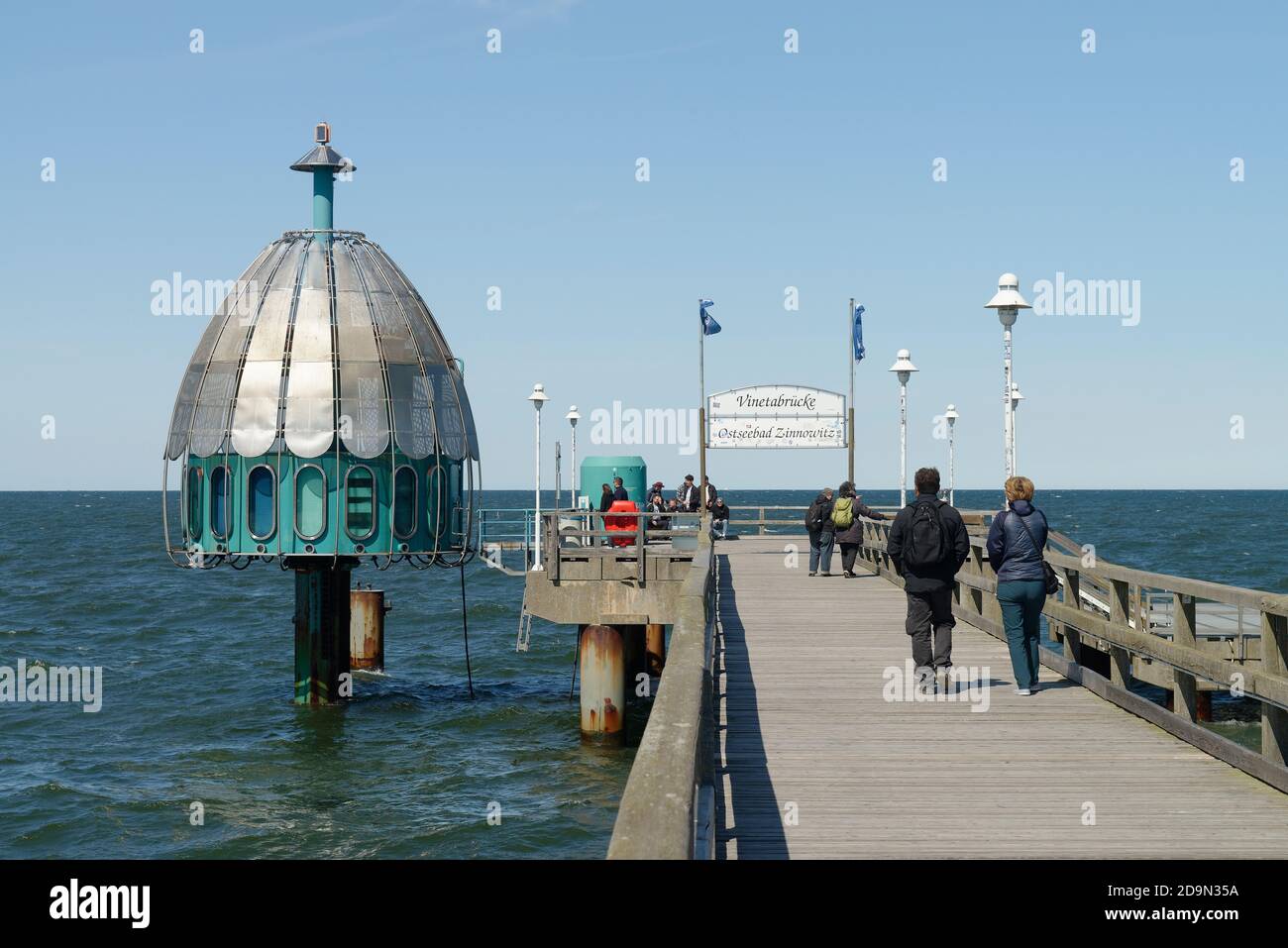 Zinnowitz pier and diving gondola. Zinnowitz seaside resort, Usedom ...