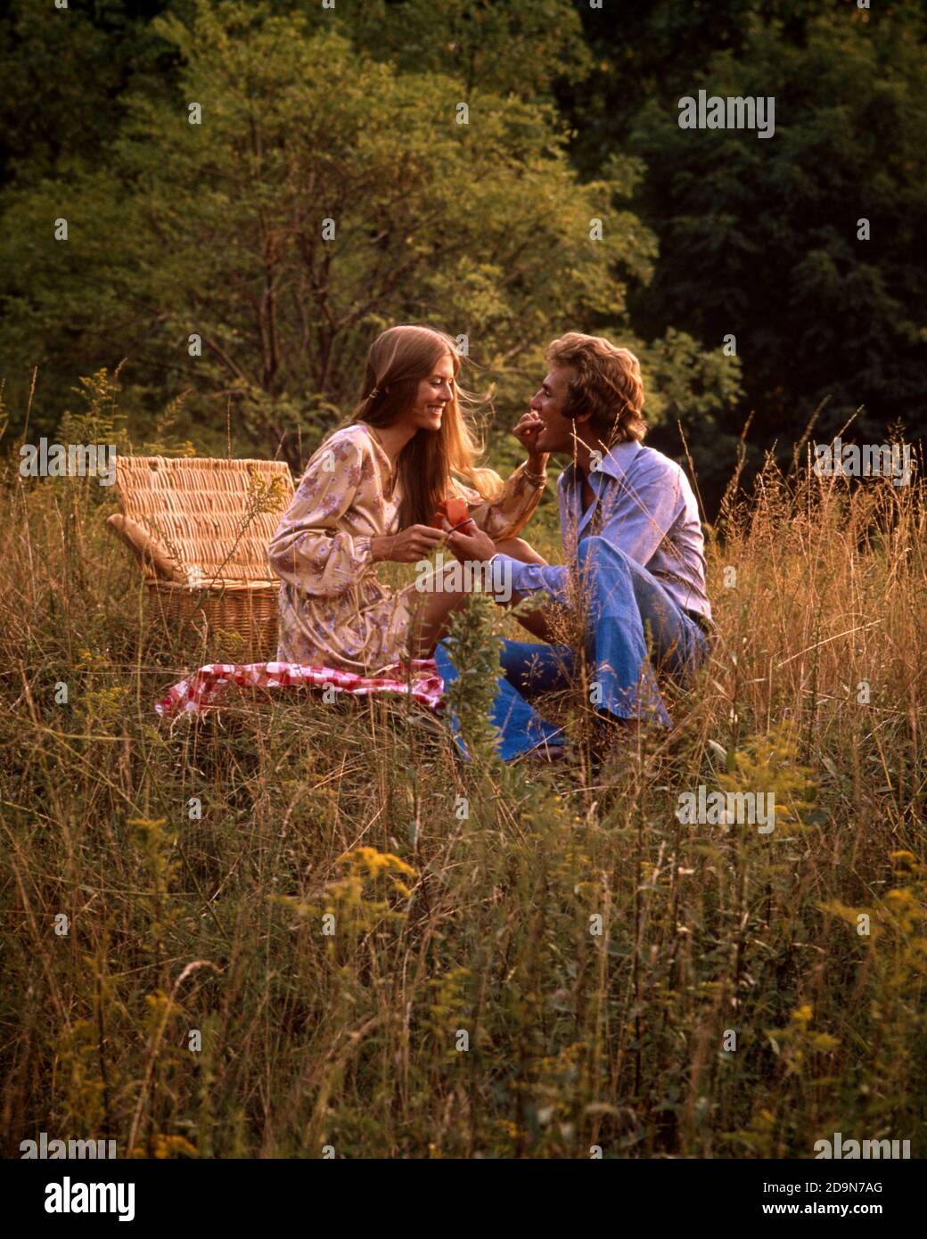 1970s fashion couple hi-res stock photography and images - Alamy