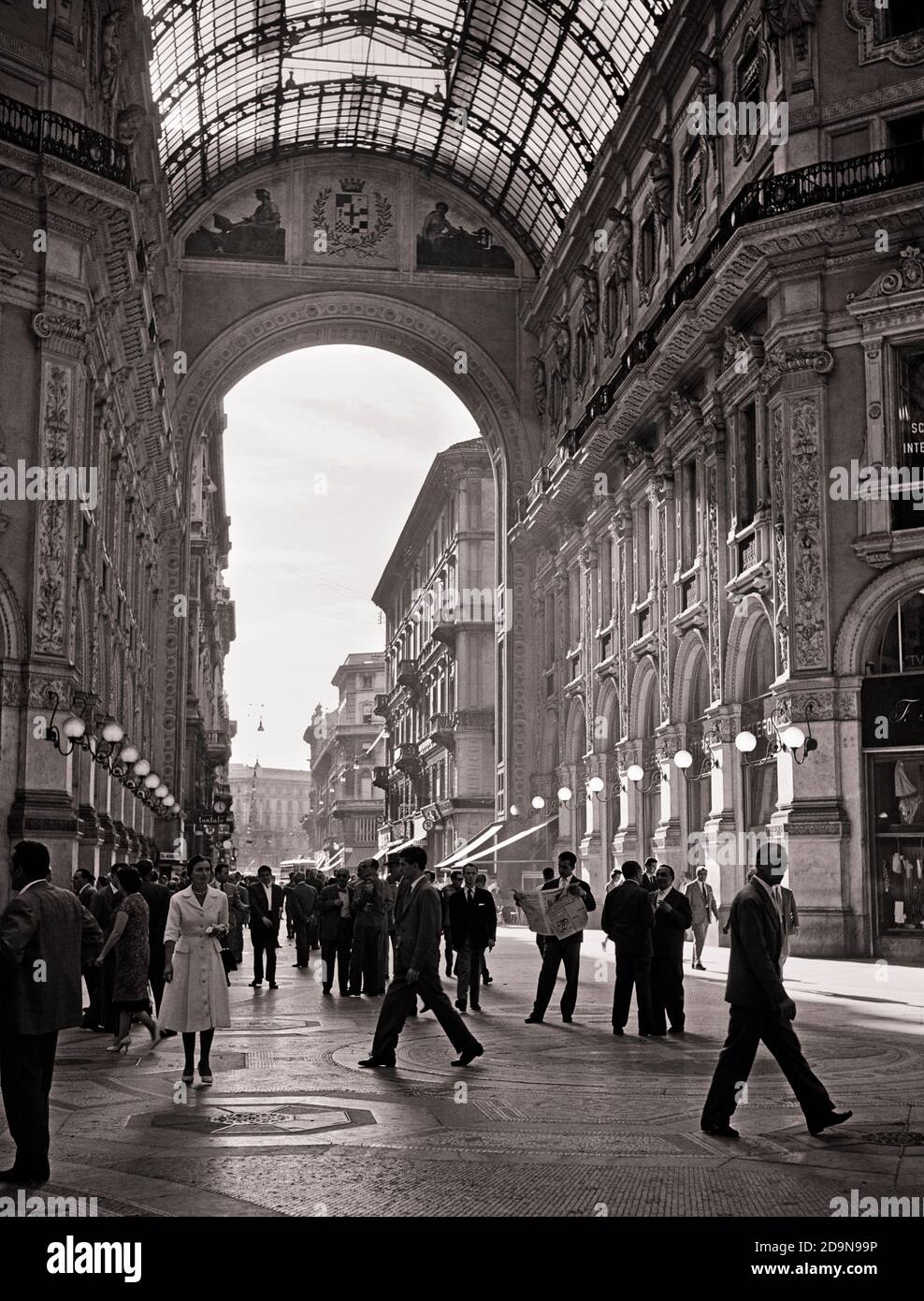 1920s shopping hi-res stock photography and images - Alamy