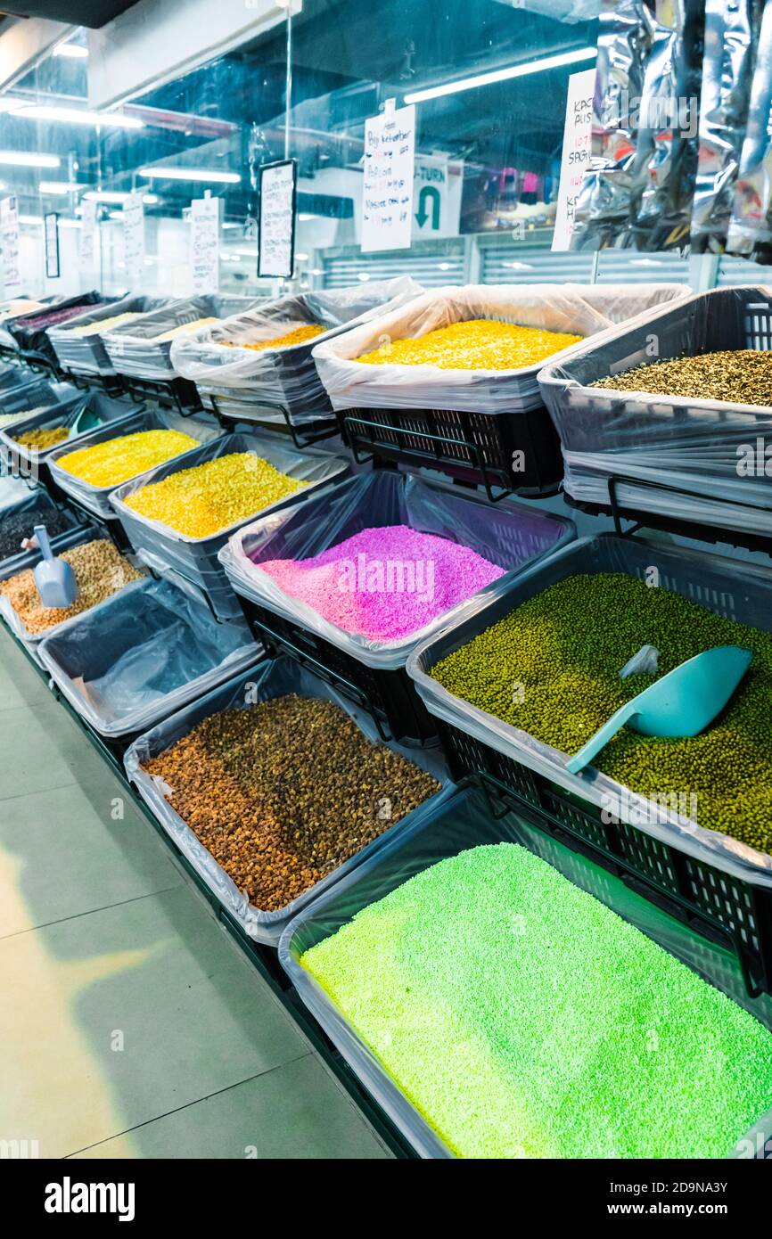 Grocery boxes on grocery store shelves close up Stock Photo - Alamy