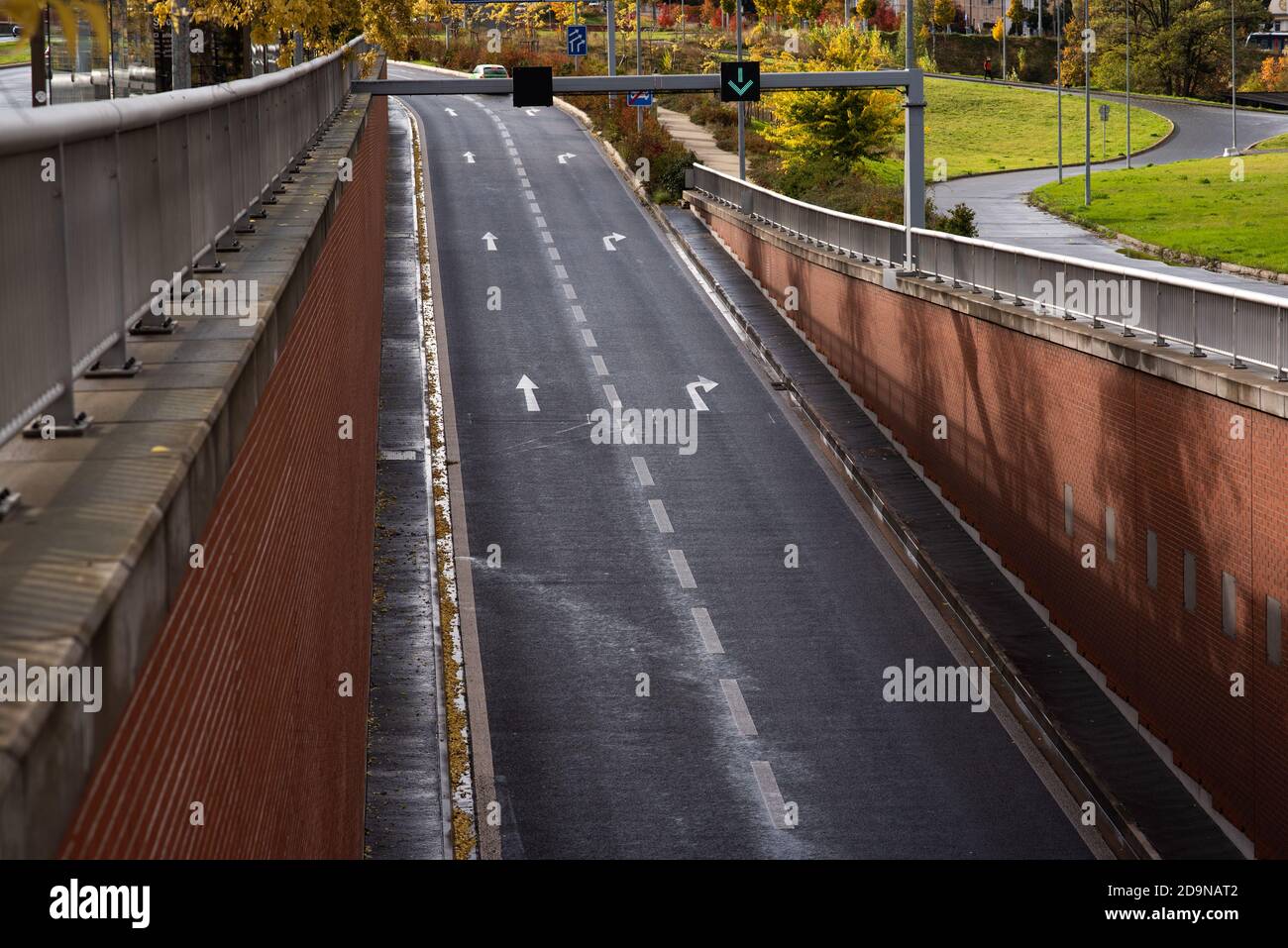 Street cars without light hi-res stock photography and images - Alamy