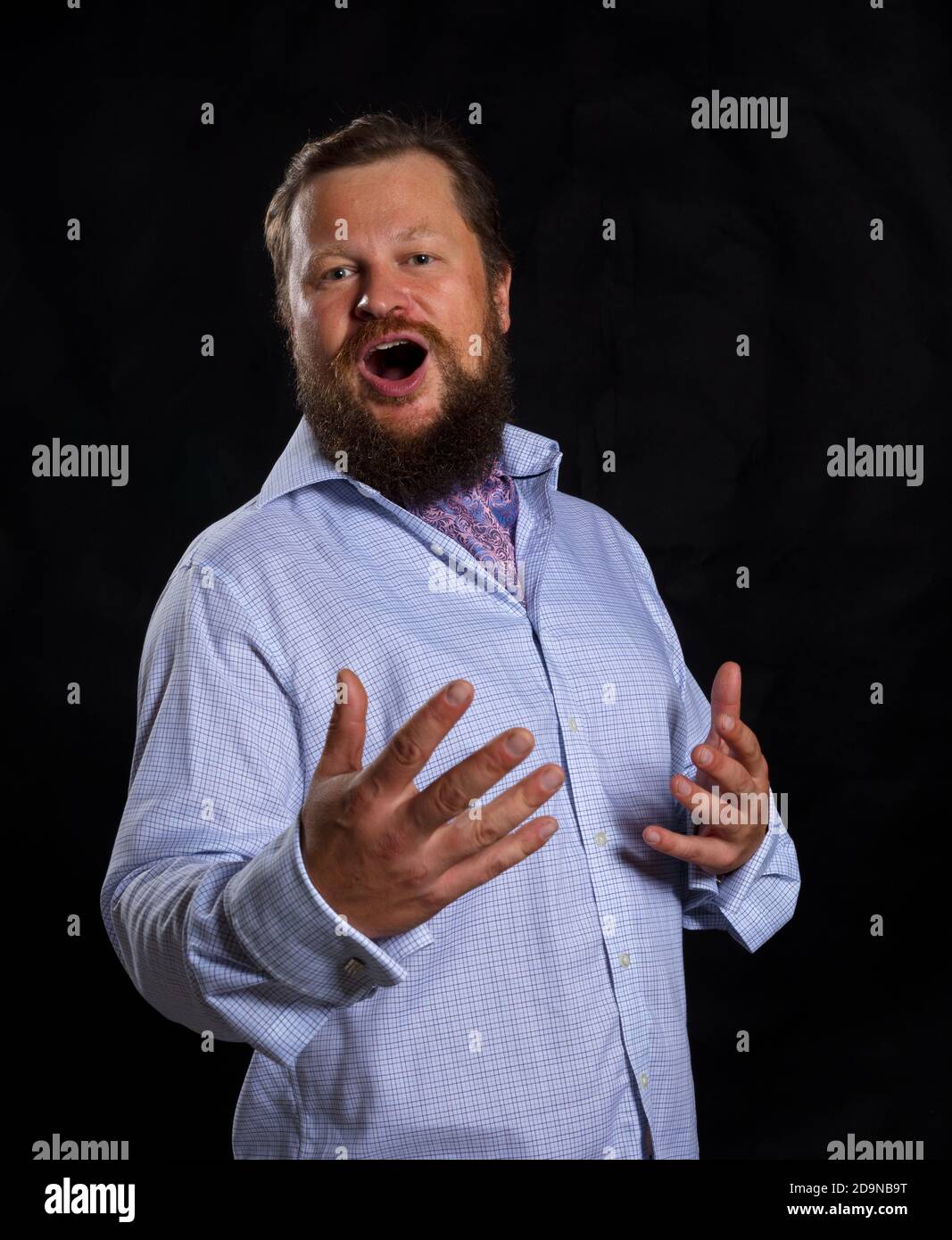 Opers singer hi-res stock photography and images - Alamy