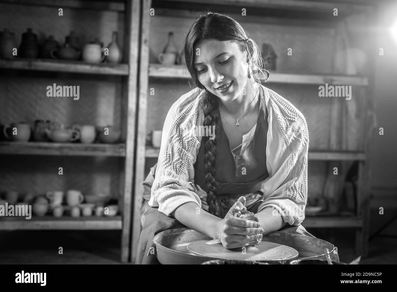Processing clay ware and making dishes, process. Ceramics of handwork ...