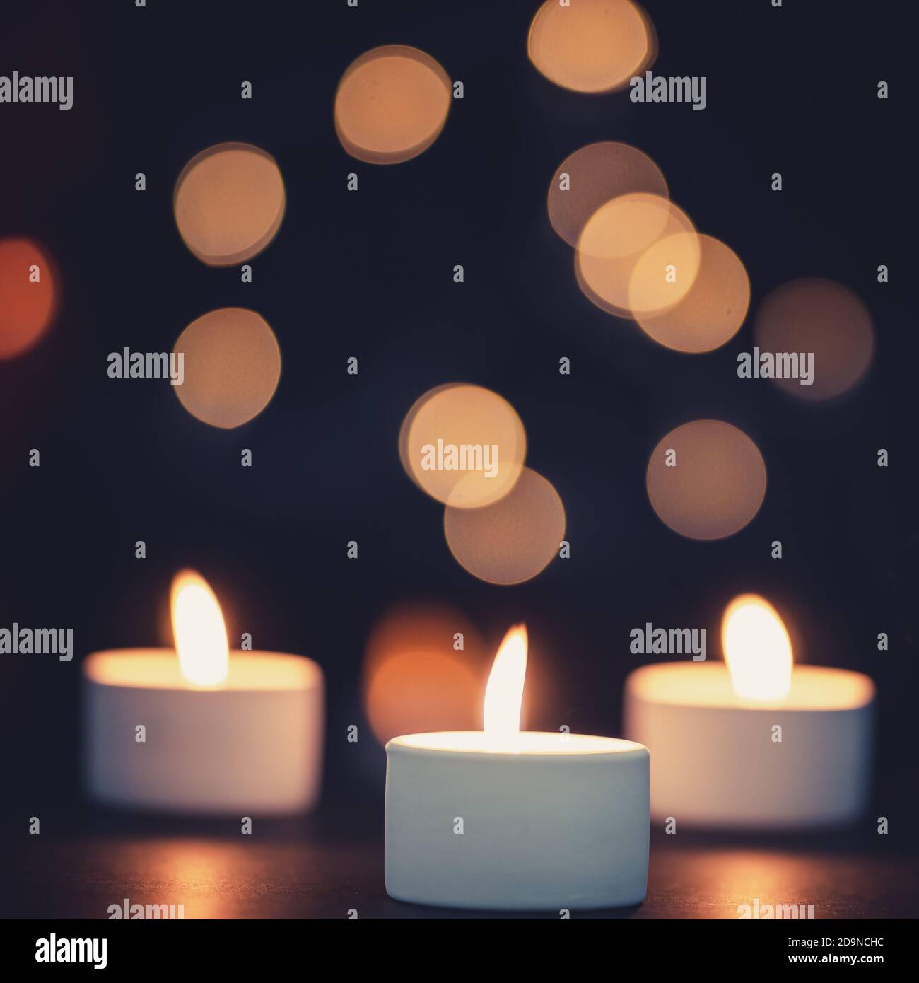 Candle light background hi-res stock photography and images - Alamy
