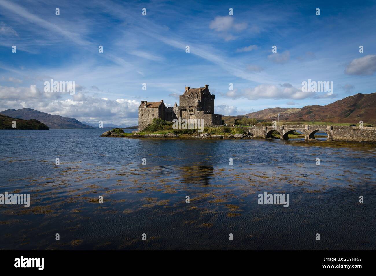 Castle stalker bridge hi-res stock photography and images - Alamy