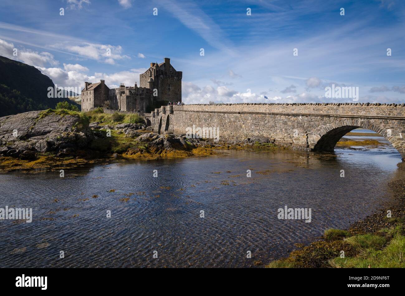 Castle stalker bridge hi-res stock photography and images - Alamy
