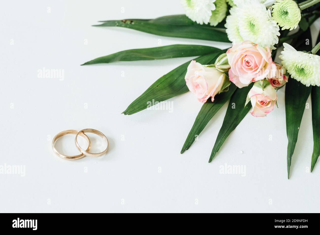Wedding ring photographs hi-res stock photography and images - Alamy