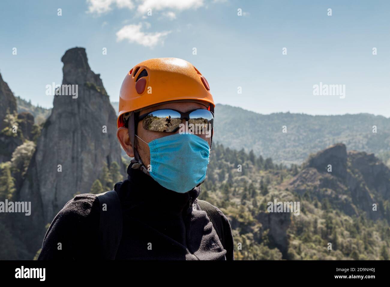 Climber equipment mask hi-res stock photography and images - Alamy