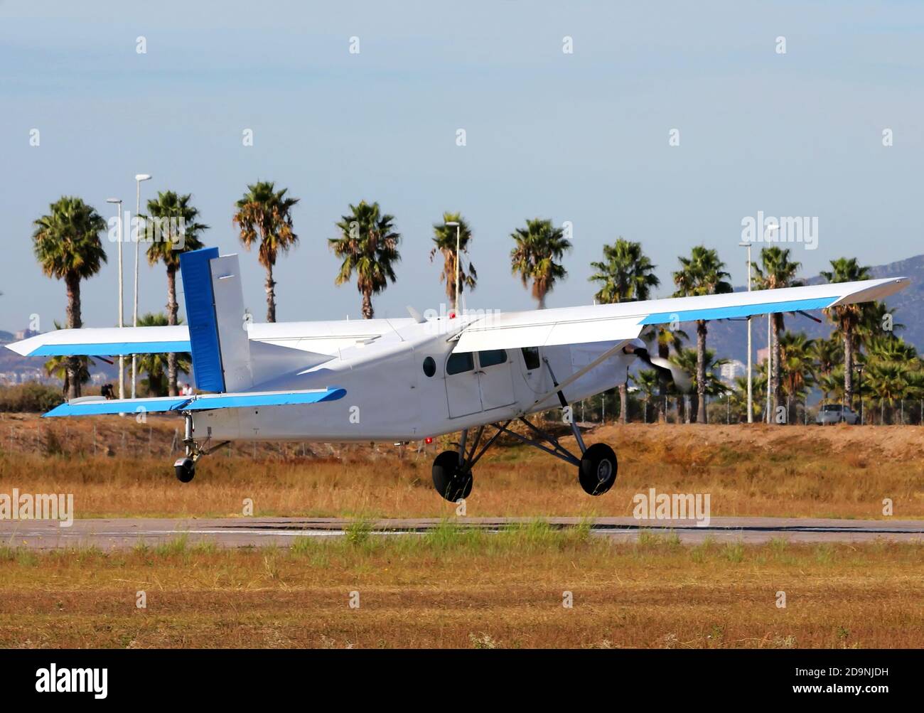 Skydiving plane taking off Stock Photo - Alamy
