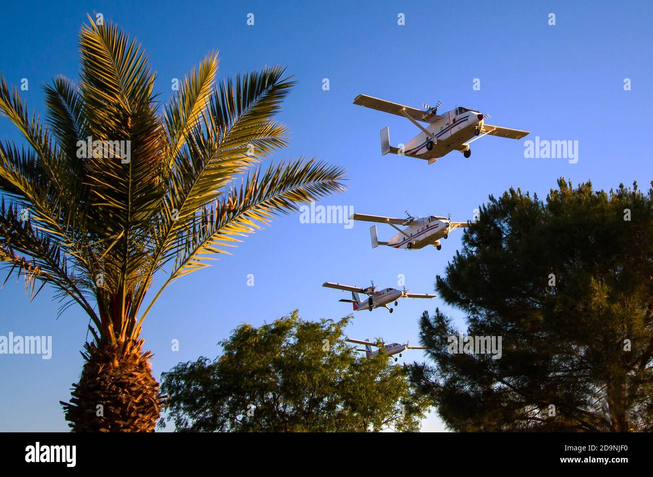 Group airplanes taking off sky hi-res stock photography and images - Alamy