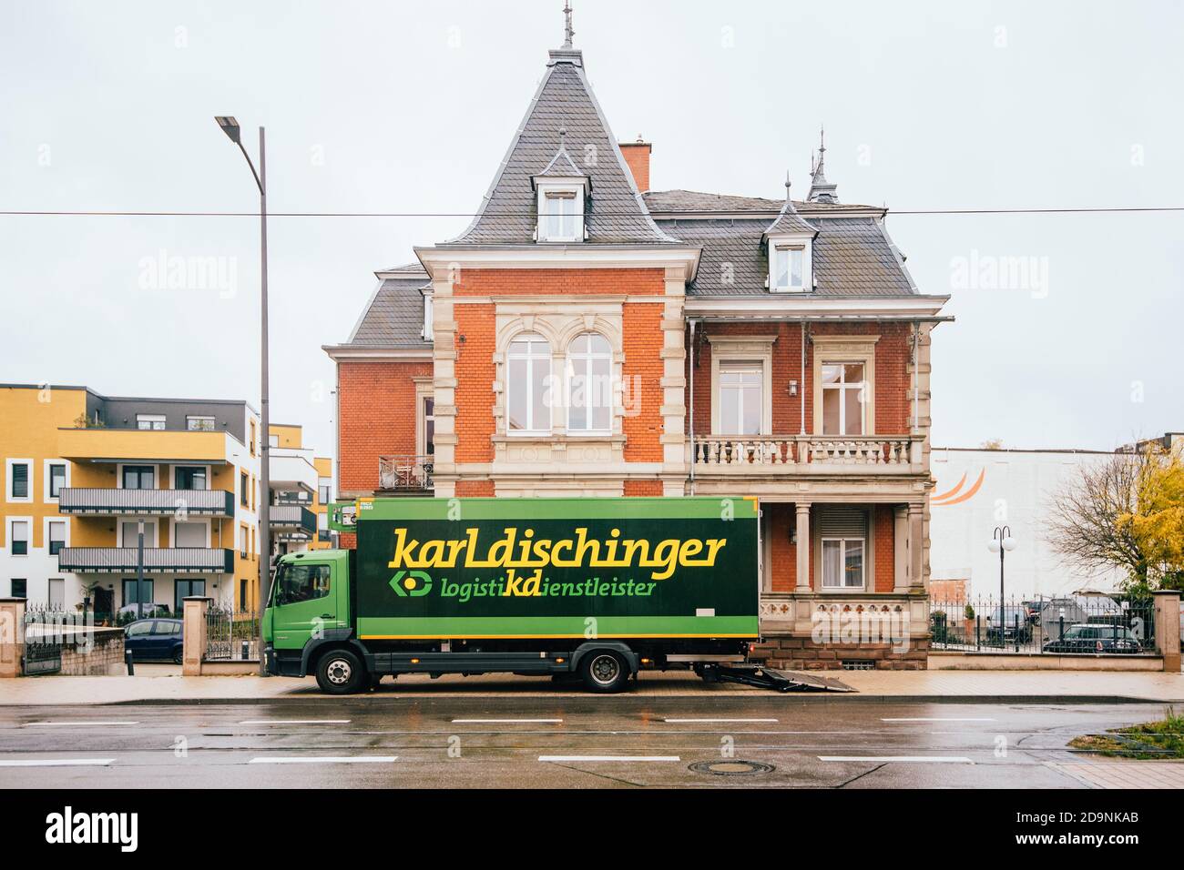 Deliver car house hi-res stock photography and images - Alamy