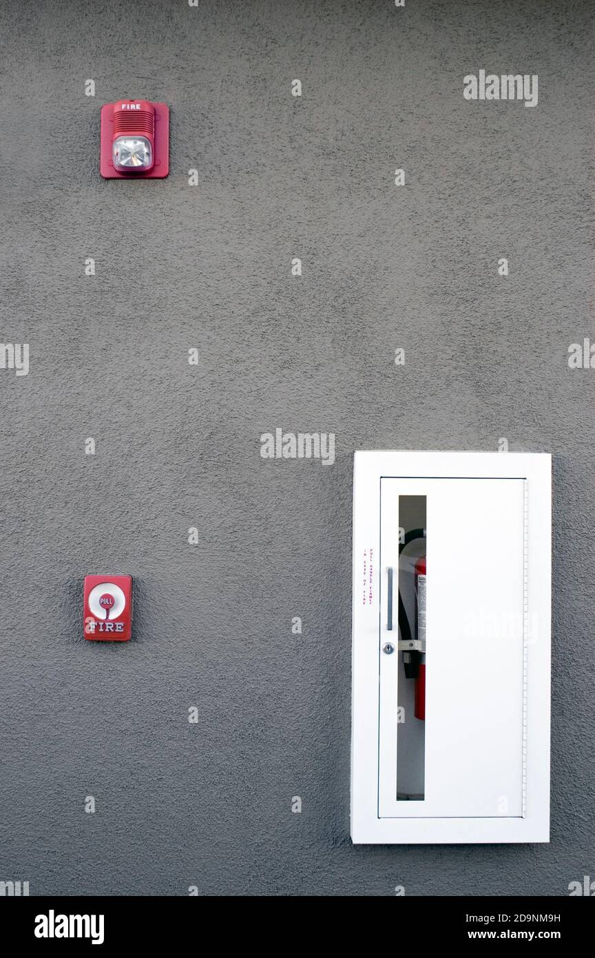 Manual fire alarm hi-res stock photography and images - Alamy