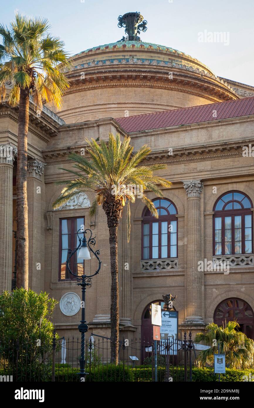 Teatro Massimo, theater, Piazza Verdi, Palermo, Sicily, capital, big ...