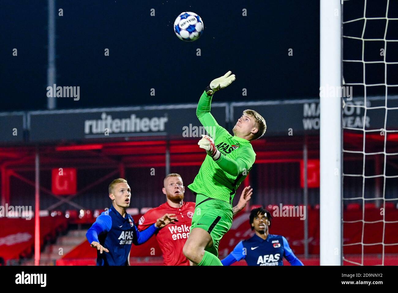 ALMERE, NETHERLANDS - NOVEMBER 06: goalkeeper Beau Reus of Jong AZ ...