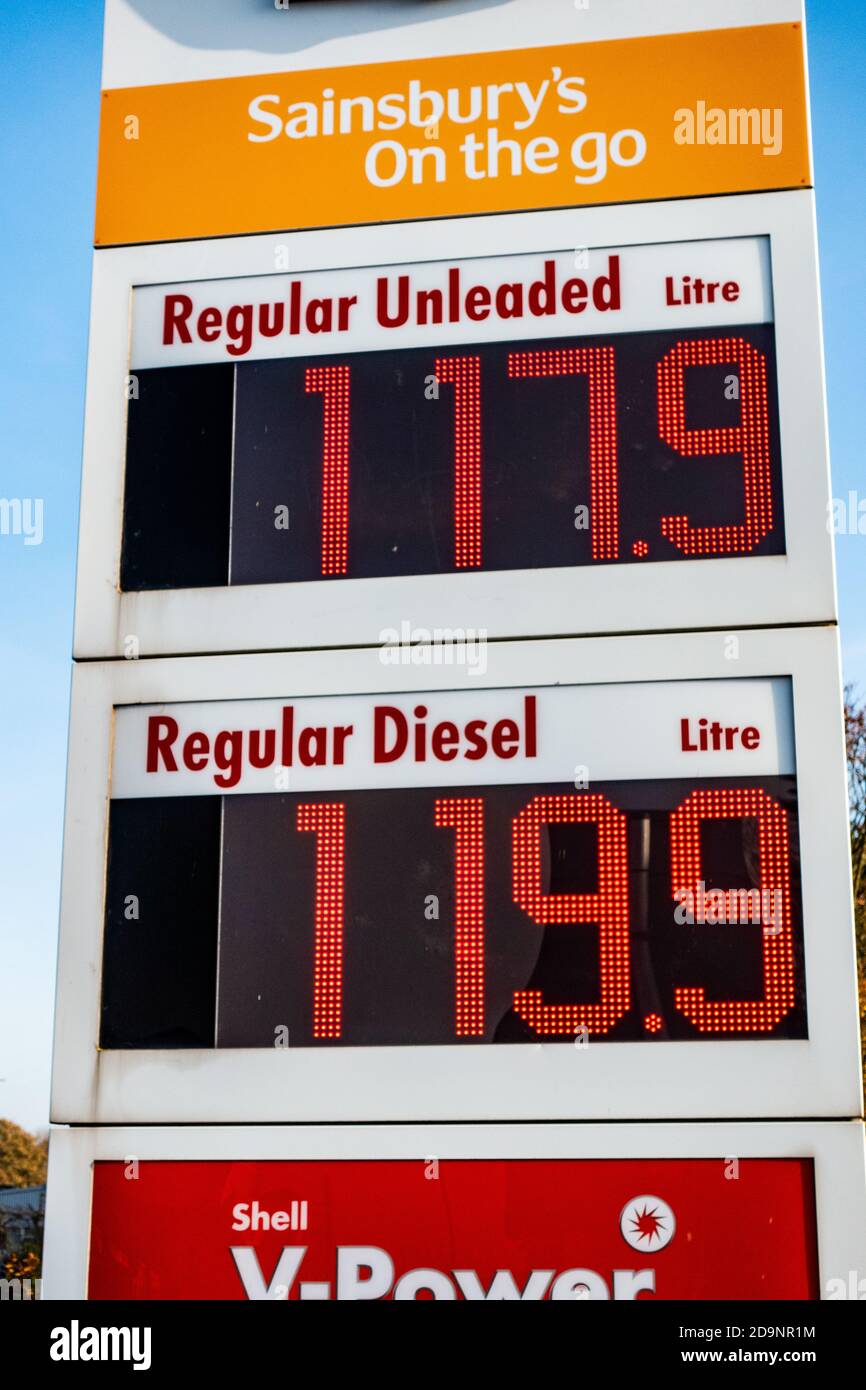 Close-up of electronic prices for fuel at service area forecourt Stock ...