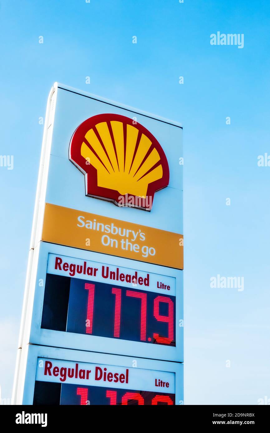 Digital fuel price sign hi-res stock photography and images - Alamy