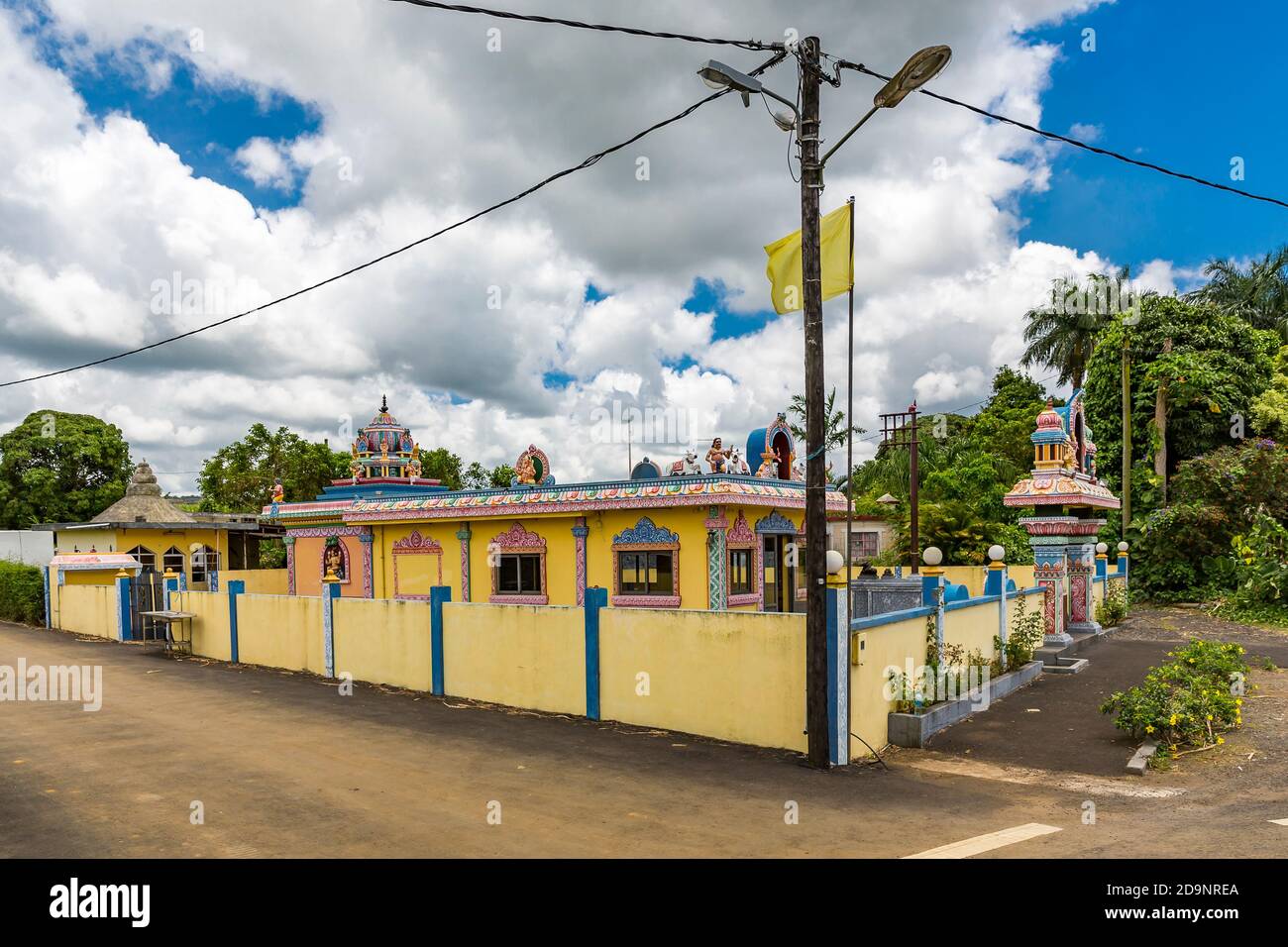 Small hindu temple hi-res stock photography and images - Alamy