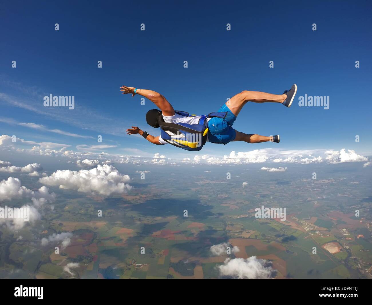Skydiver back fly free falling Stock Photo - Alamy
