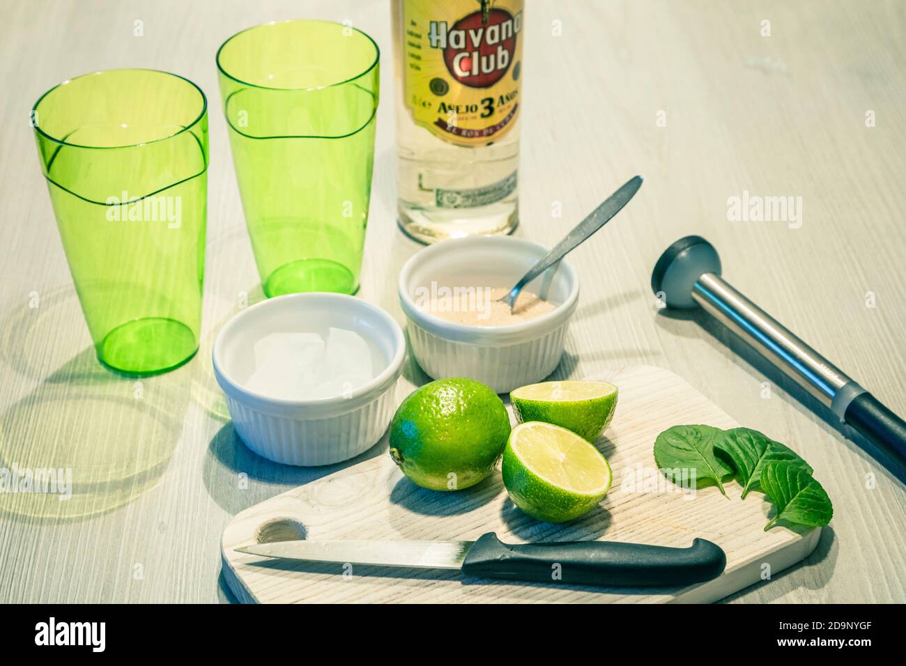 Cocktail with a view hi-res stock photography and images - Alamy