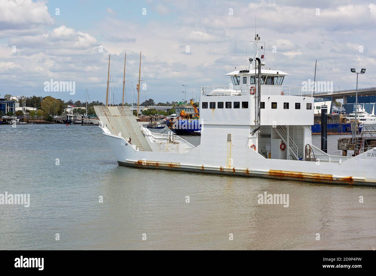 Brisbane, Queensland, Australia - 26th September 2019: An empty barge ...