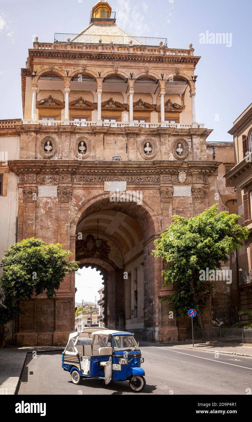 Porta Nuova, street, gate, Palermo, Sicily, capital, big city, Italy ...