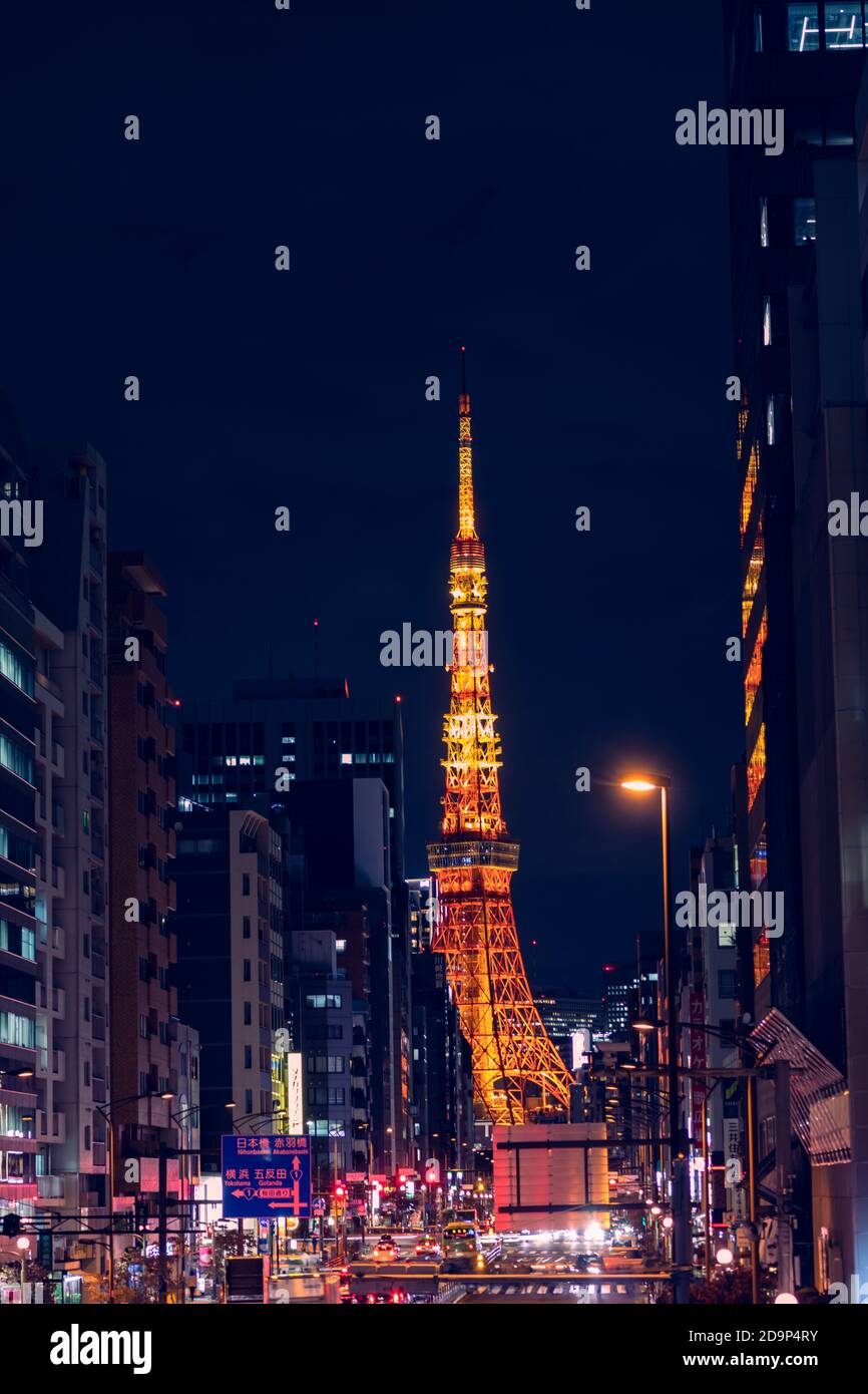 Traffic on the major city road in Tokyo with Tokyo Tower in the ...