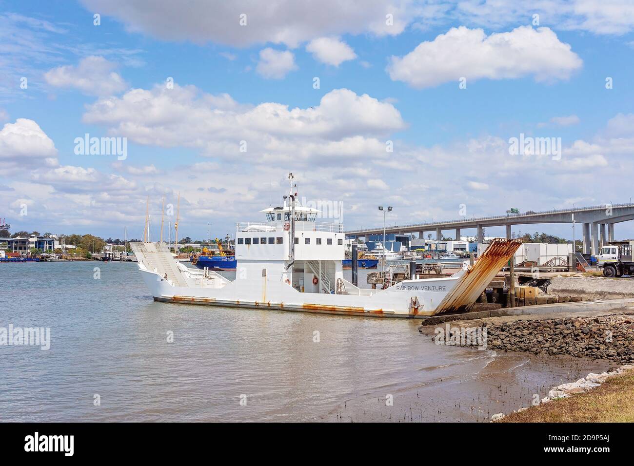Brisbane, Queensland, Australia - 26th September 2019: An empty barge ...