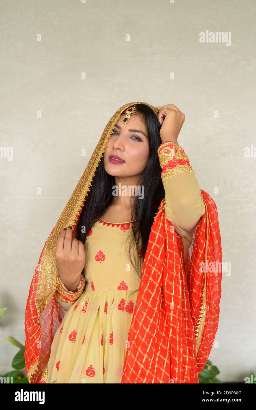 Traditional dress of indian women hi-res stock photography and images - Alamy