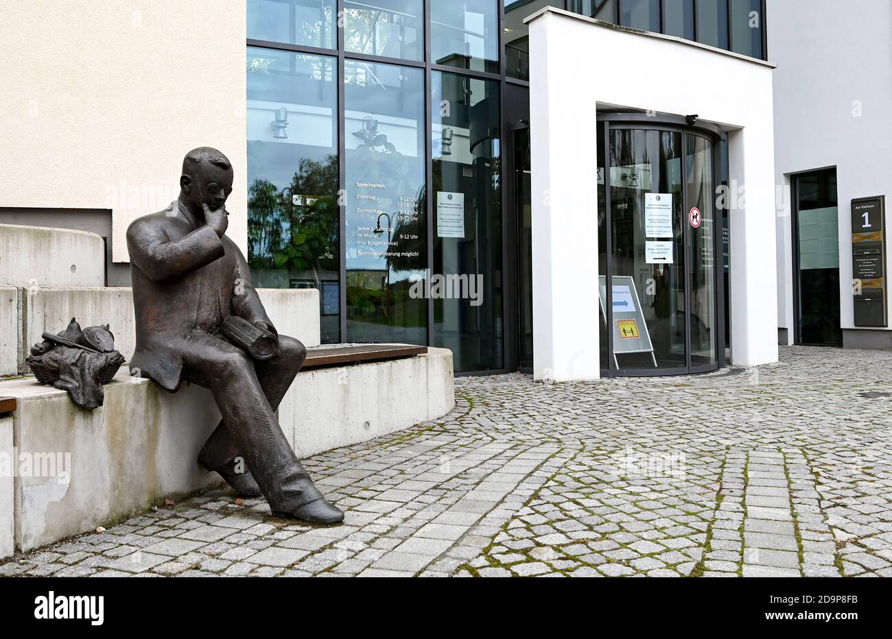 Sculptor michael klein hi-res stock photography and images - Alamy