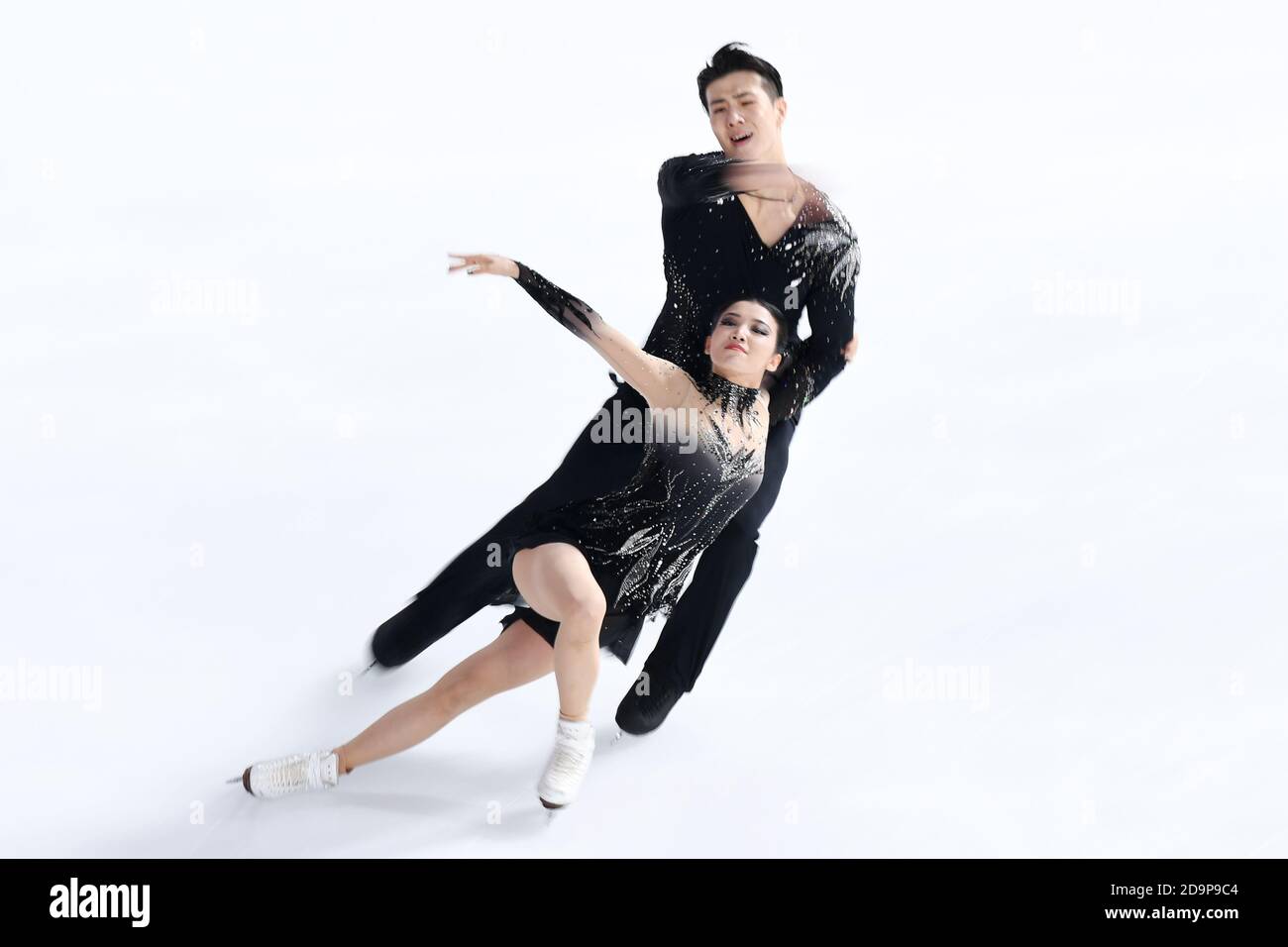 Chongqing. 7th Nov, 2020. Wang Shiyue/Liu Xinyu (top) of China perform ...