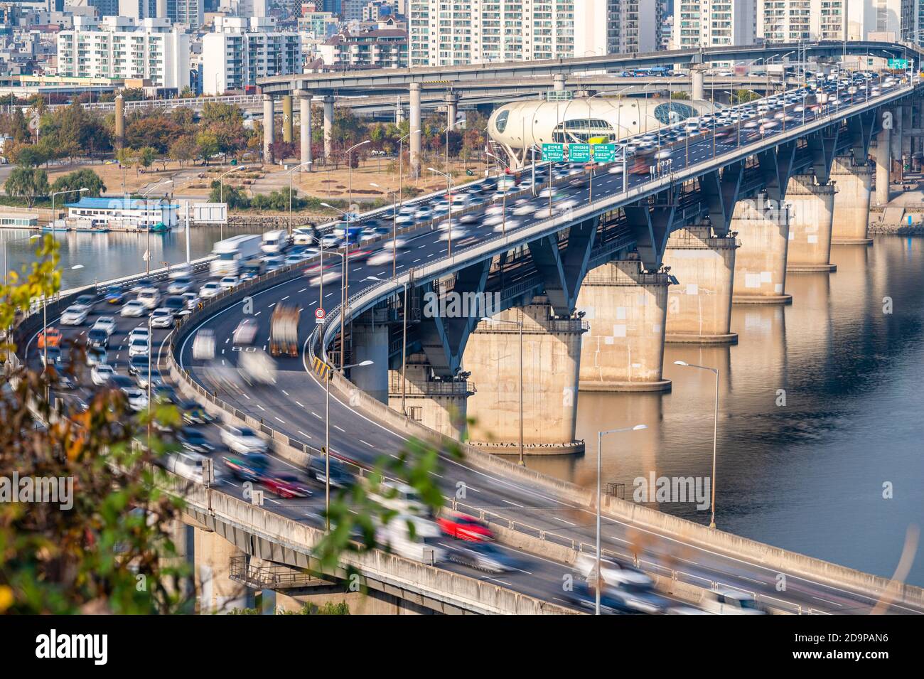 Autumn scenery of the Han River in Seoul, South Korea in 2020 Stock ...