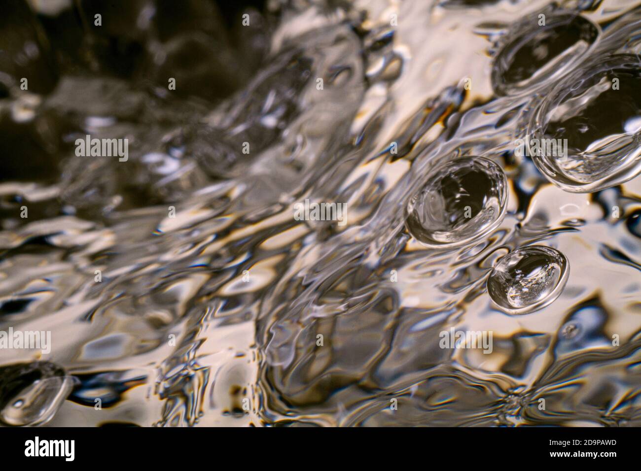 Fresh water flows from tap hi-res stock photography and images - Alamy