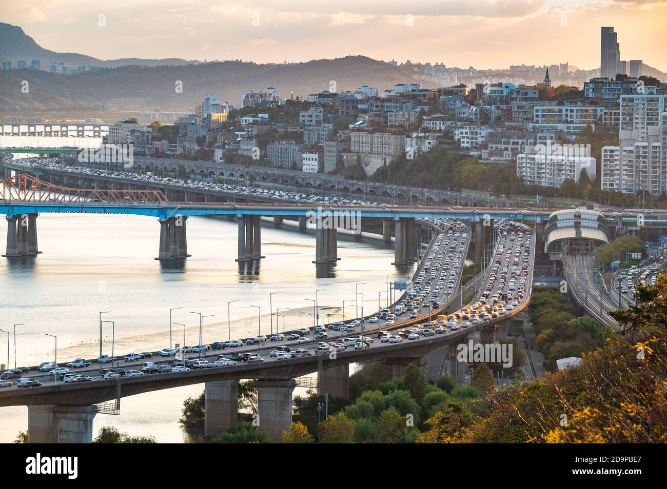 Autumn scenery of the Han River in Seoul, South Korea in 2020 Stock ...